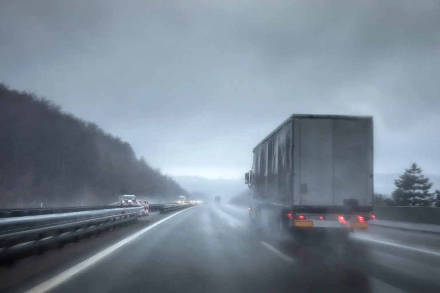 Summer Storms: Tips for Driving in Severe Weather | Prime Inc.